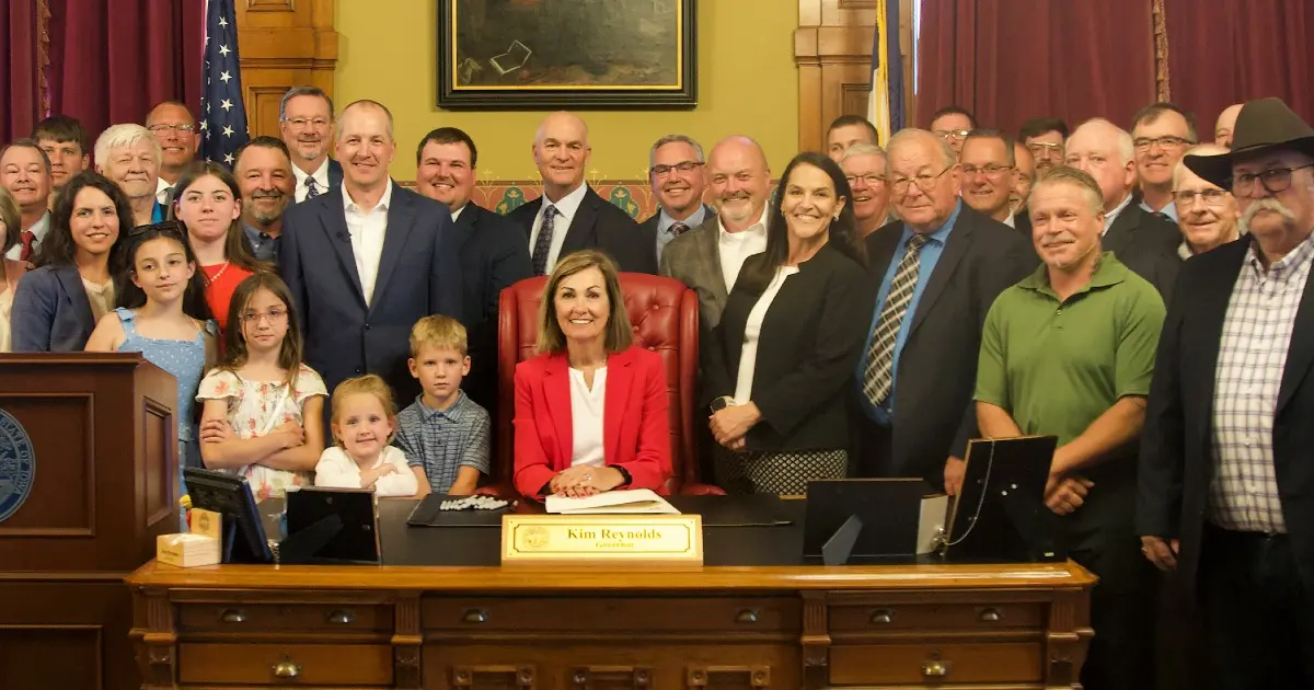 Reynolds signs ag, water quality bills